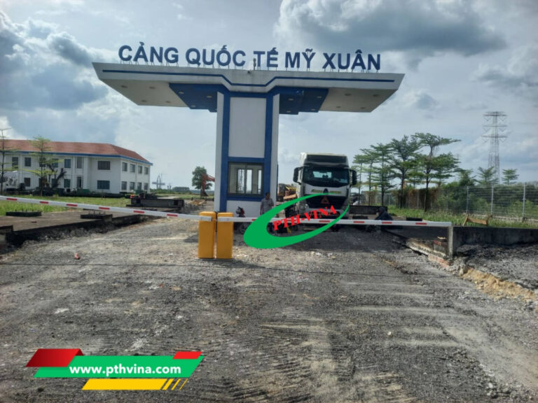 Công trình lắp 2 trụ barie Bisen tại Cảng quốc tế Mỹ Xuân